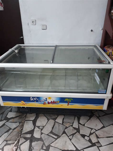 Хладилна витрина минусова гр Бургас Меден рудник зона А • Olx Bg