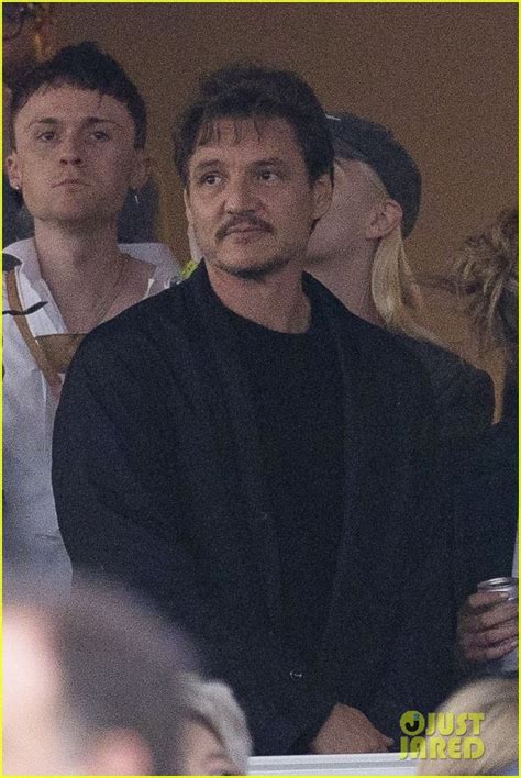 Pedro Pascal And Dakota Johnson Look Like Total Besties In Cute Photos
