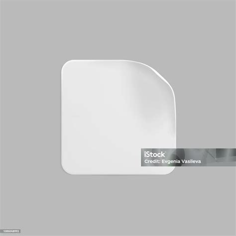 흰색 사각형 은 말린 모서리 모의 세트와 흰색 사각형 붙어 스티커 흰색 접착제 정사각형 종이 또는 구겨진 효과가있는 플라스틱 스티커 라벨 빈 템플릿 레이블 태그입니다 3d