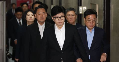 윤석열 탈당도 결론 못 내린 국힘 친한계 탄핵 가능성 열어놔야