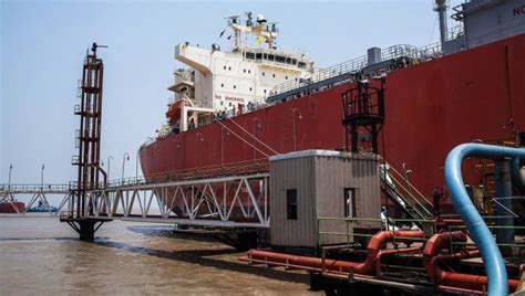 Снемува празни танкери за испорака на ЛНГ