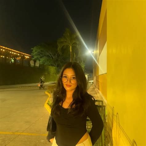 Adrisaaaa • Threads Say More