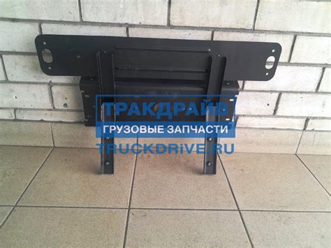 Кронштейн заднего фонаря КАМАЗ 5490 левый 5490371601985 KAMAZ купить ...