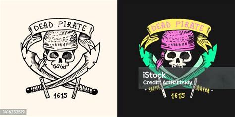 단검이나 칼 로고의 배경에 해적 두개골 졸리 로저 또는 해적 해양 및 해상 또는 바다 스티커 또는 티셔츠 용 바다 엠블럼 새겨진 손으로 그려진 오래된 라벨 또는 배지 닻에
