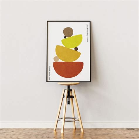 Free Poster On The Stool Mockup Psd