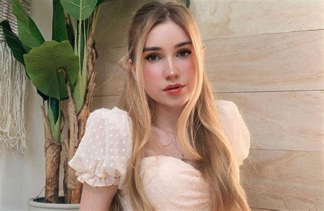10 Pesona Mia Maples Youtuber Kanada Yang Selalu Menawan Idn Times