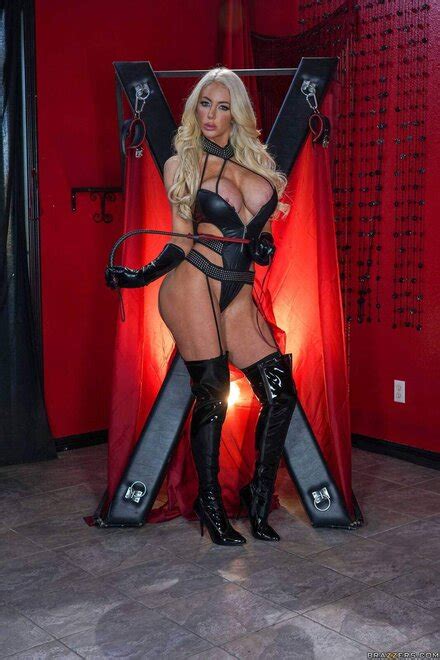 Nicolette Shea A Night In Nicolette 004