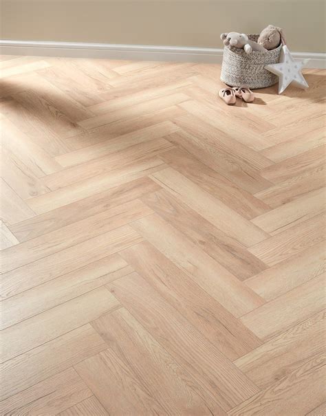 Elegant Oak Laminate Flooring Flooring Ideas