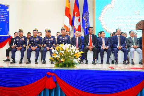 ឧបនាយករដ្ឋមន្ត្រី ស សុខា ណែនាំឲ្យសិក្សាដល់ឬសគល់ ដែលនាំឲ្យមានក្មេងទំនើងកើនឡើងច្រើន