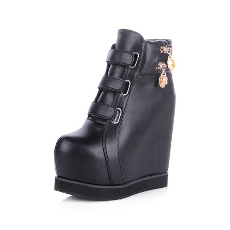 Badu bg Женски боти черни и бели с връзки и здрава платформа материал изкуствена кожа Badu bg