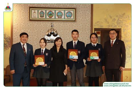 “МОНГОЛ БАХАРХАЛ” ГАР ЗУРАГ “ТУСГААР ТОГТНОЛ” ЭСЭЭ БИЧЛЭГИЙН УРАЛДААНЫ ШИЛДГҮҮДИЙГ ТОДРУУЛЛАА