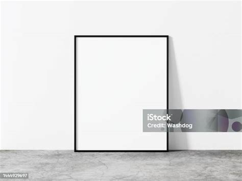 수직 블랙 프레임 모형 콘크리트 바닥에 최소한의 검은 색 프레임 최소 로프트 3d 그림 0명에 대한 스톡 사진 및 기타 이미지 Istock