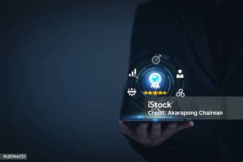 품질 보증 개념 비즈니스 사람들은 높은 품질 보증 마크 좋은 서비스 프리미엄 다섯 별 프리미엄 서비스 보증 우수한 서비스 높은