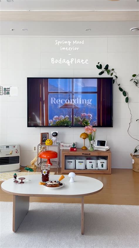 봄 맞이 인테리어 어렵지 않아요😉 Diy 점착형 벽패널 보닥플레이트 로 손쉽게 깔끔한 화이트 거실 인테리어 성공 💡제품