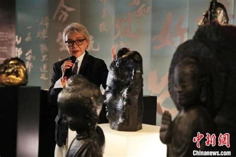 杨惠姗追忆张毅 琉璃情怀”：中国人的故事要用中国人的情感来表达腾讯新闻