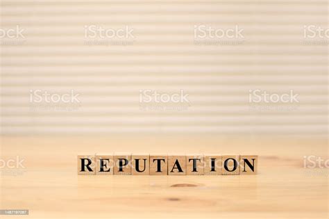 명성 텍스트 단어 나무 글자로 쓰여진 타이포그래피 삶과 비즈니스 동기 부여 영감 영감을 주는 문구에 대한 스톡 사진 및 기타 이미지 영감을 주는 문구 개념 개선