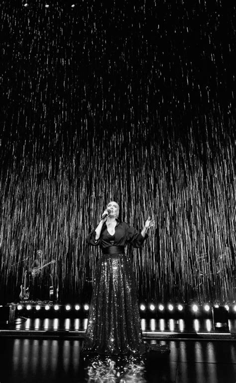 Pin De Bryanna Hurd En The Queen En 2024 Fotos De Portada Blanco Y