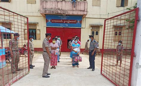 မြန်မာ့နှစ်ဆန်း ၁ ရက်နေ့ ကော့သောင်းအကျဉ်းထောင်မှ အကျဉ်းသားများအား လွှတ်ငြိမ်းချမ်းသာခွင့်ပေး