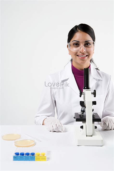 นักวิทยาศาสตร์ทำการทดลอง ดาวน์โหลดรูปภาพ รหัส 501500826 ขนาด 2 9 Mb รูปแบบรูปภาพ  Th