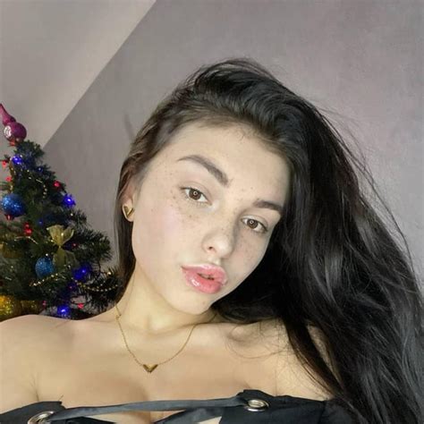 Do You Like Freckled Brunettes Rfreckledgirls