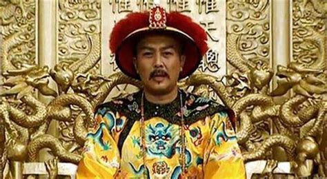 雍正临死前说：无论是谁，都不能杀此人！乾隆一登基：给我斩了曾静大帝岳钟琪