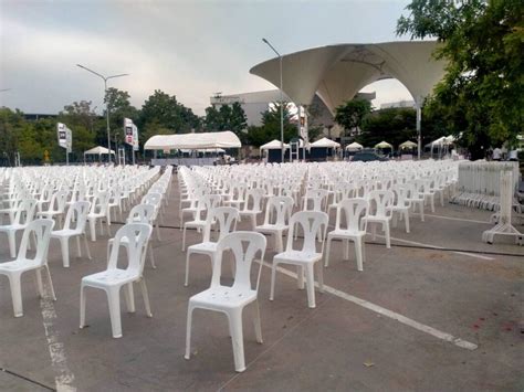 เช่าเก้าอี้พลาสติกสีขาว เกรด A สะอาด แข็งแรง ไม่หักง่าย มีจำนวนมาก