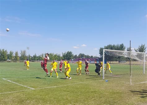 Viitorul Ianca învinsă De Înainte Modelu într Un Meci Amical