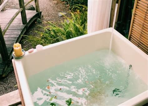 15 Cool Bathtub Photoshoot Ideas Peerspace