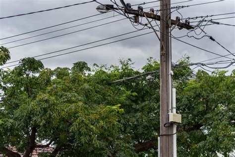 Pln Bakal Sulap 2 000 Tiang Listrik Jadi Spklu Tahun Ini