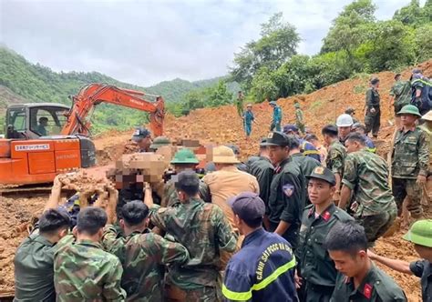 ハザン省の土砂崩れでバスが埋もれ11人の犠牲者がでる VIETNAM Watcher