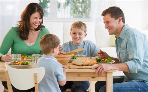 Ayon Sa Mga Eksperto Pagkain Nang Kasama Ang Pamilya Good Sa Health