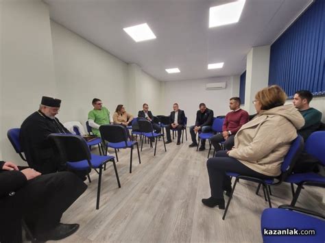 Митрополит Киприан Галина Стоянова и Ротари клуб в подкрепа на Поликлиниката за закупуване на