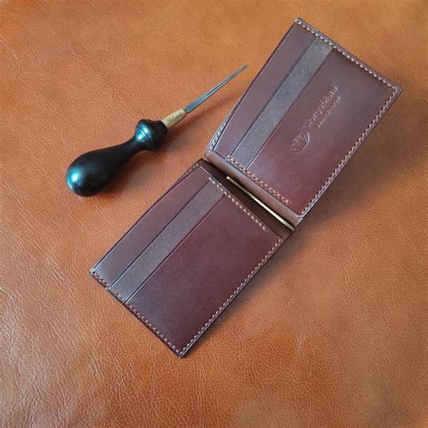 ტყავის ხელნაკეთი აქსესუარები Handmade Leather Accessories