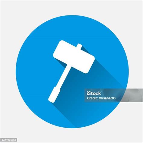 파란색 바탕에 망치의 벡터 이미지입니다 긴 그림자 있는 플랫 이미지 망치 아이콘입니다 레이어 그룹화 쉽게 편집 그림에 대 한 당신의 디자인에 대 한 강철에 대한 스톡 벡터