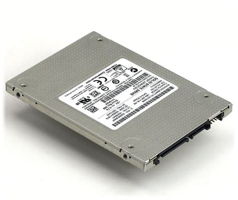 Toshiba THNSFJ256GCSU 256GB SSD SATA III 6 Gbps-Festplatten-10050112