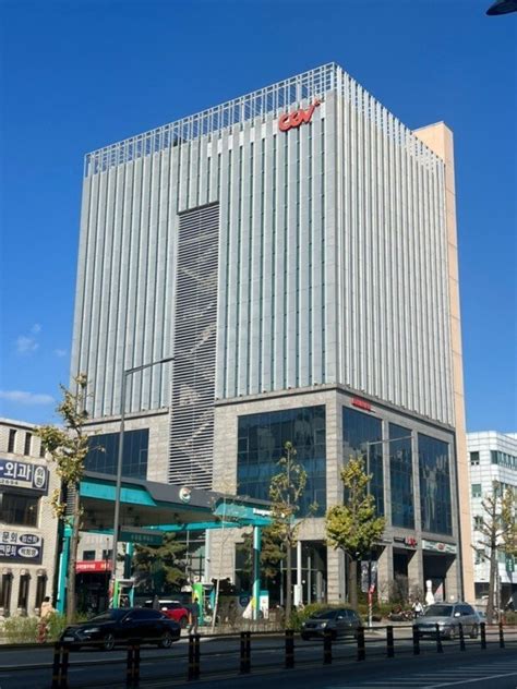 단독 건물로 된 영화관 Vs 입점된 영화관 Mlbpark