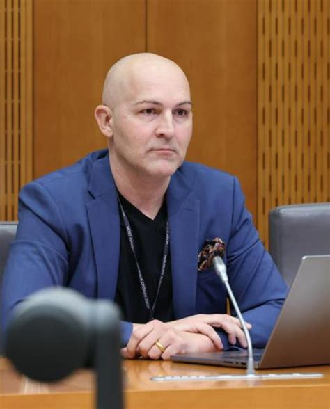 Pticka Sinicka On Twitter Če Ne Bi Vedala Kdo Je Bi Mislila Da Je Trans ženska Ki Je Doma