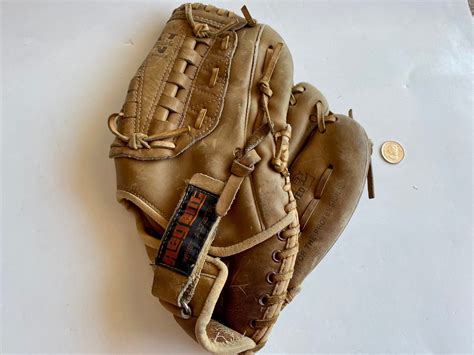 Vintage Collectible Baseball Mitt Vintage Regent Left Hand Baseball