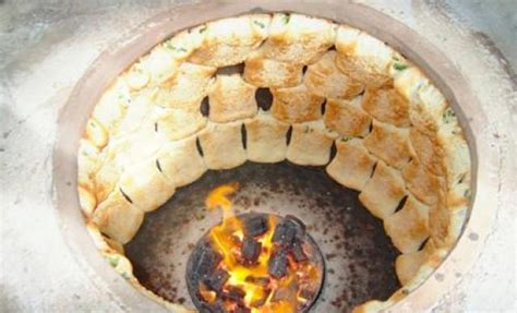 自制缸炉烧饼 简易饼炉 水缸烤炉图 大山谷图库