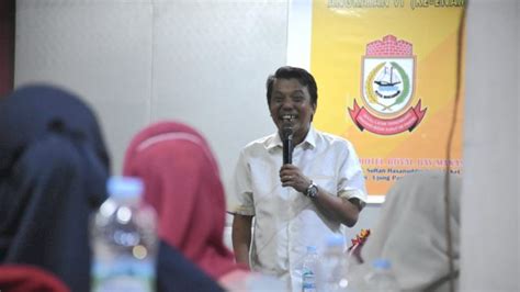 pilah sampah abdul wahab tahir ajak masyarakat peduli lingkungan