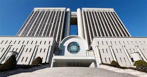 ‘죽음의 의사 신해철 집도의 또 다른 의료사고 2심서도 실형… 法 “엄벌 불가피”