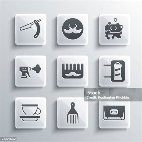 세트 바렛 블레이드 면도기 이발소 폴 헤어 브러시 커피 컵 미용사 권총 스프레이 병 스트레이트 및 거품 아이콘과 비누 벡터