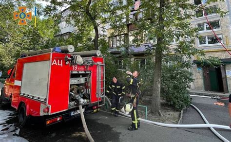 У Києві з багатоповерхівки вогнеборці евакуювали жінку з немовлям Вечірній Київ