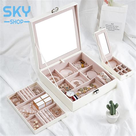 Sky Shop กล่องใส่เครื่องประดับ ต่างหู สร้อยคอ 26x26x8cm มีกระจก แยกชั้นได้ ผู้หญิง เครื่องประดับ