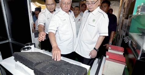 Rubber Smallholders Rubber Tapper To Enjoy Higher Income As Govt
