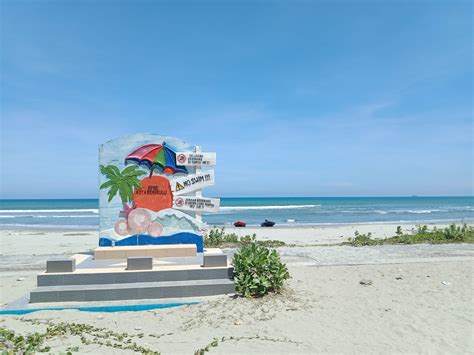 Wisatawan Dilarang Mandi Di Kawasan Pantai Panjang Bengkulu