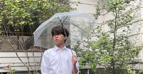 임영웅 ‘달콤한 봄비 몰고왔다···홀로 맞은 여름도 공개