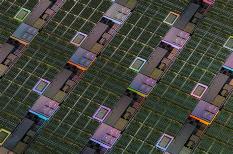 집적 회로의 제조를 위해 전자 제품에 사용되는 마이크로 칩이있는 실리콘 웨이퍼 풀 프레임 하이테크 매크로 배경 컴퓨터 칩에 대한 스톡 사진 및 기타 이미지 Istock