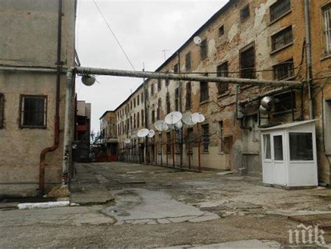 Ексклузивно в ПИК Надзиратели в Централния софийски затвор пребиха зверски пандизчия Опитват