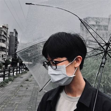 幾乎每天都在移家具而且是很重的拖動聲都懷疑家具上是否有一隻大象 凌晨1 00多洗澡洗到2 00多懷疑是否每天都在洗浴室還是洗整個家裡